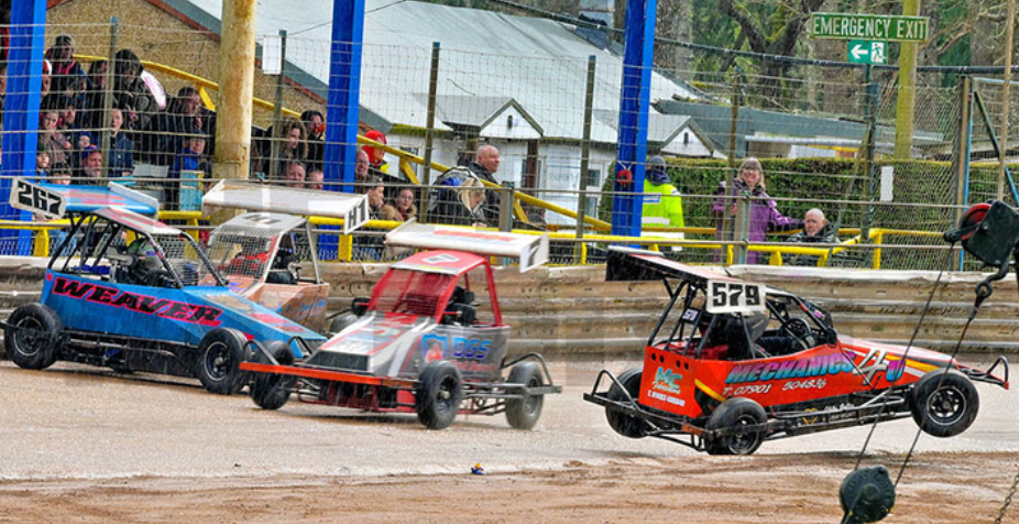 Salmon slides to a hat-trick! - Super Twos Racing